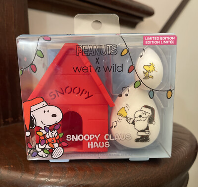 Peanuts Wet n Wild Limited Edition Makeup Snoopy Claus Haus Sponge and ...
