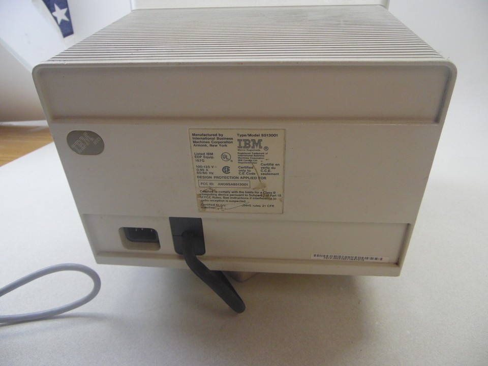 VINTAGE IBM MONOCHROME COMPUTER MONITOR MODEL 8513001 POWERS ON | eBay