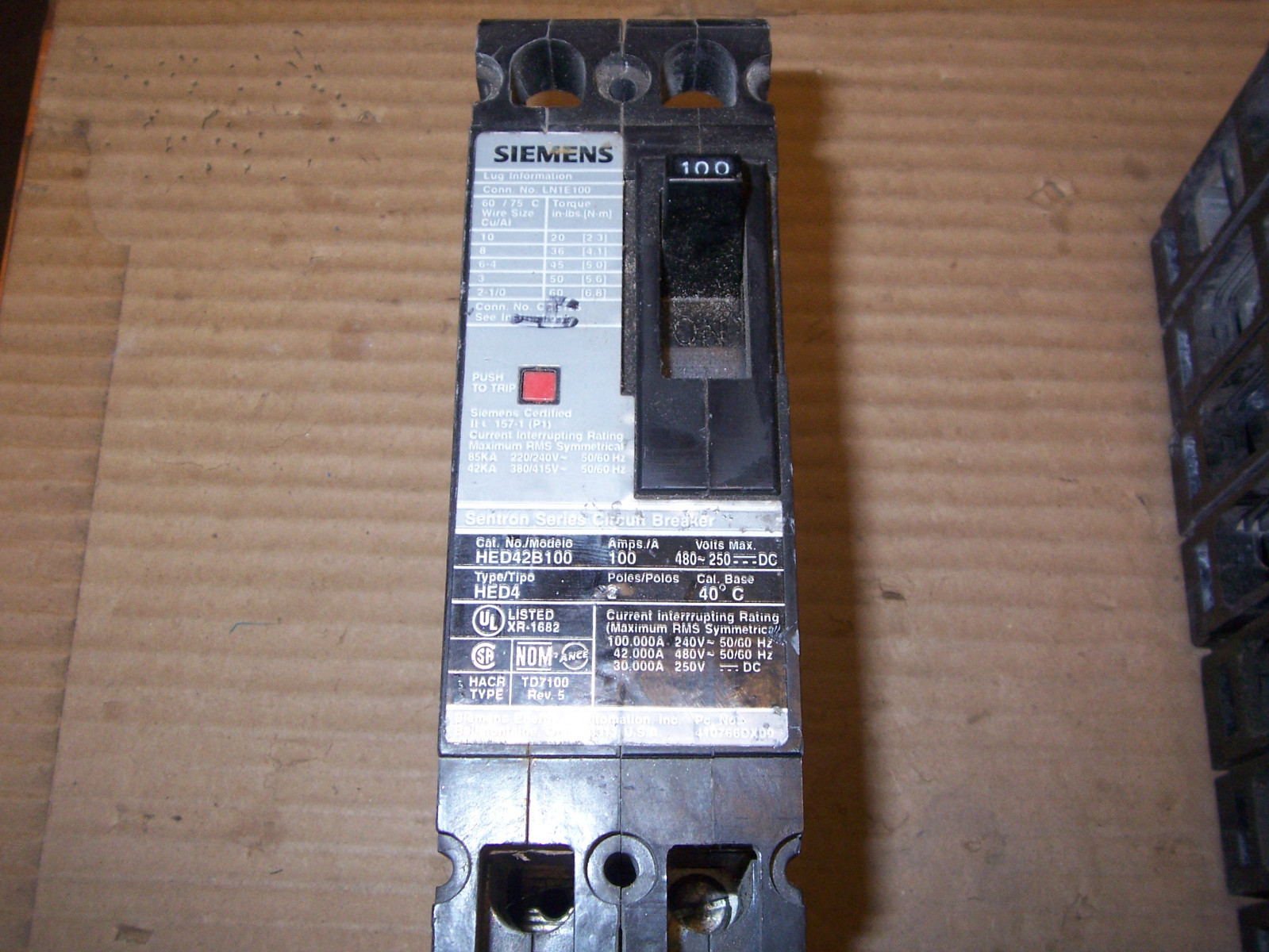 Siemens HED HED42B100 2 pole 480V 100 amp Circuit Breaker gray | eBay