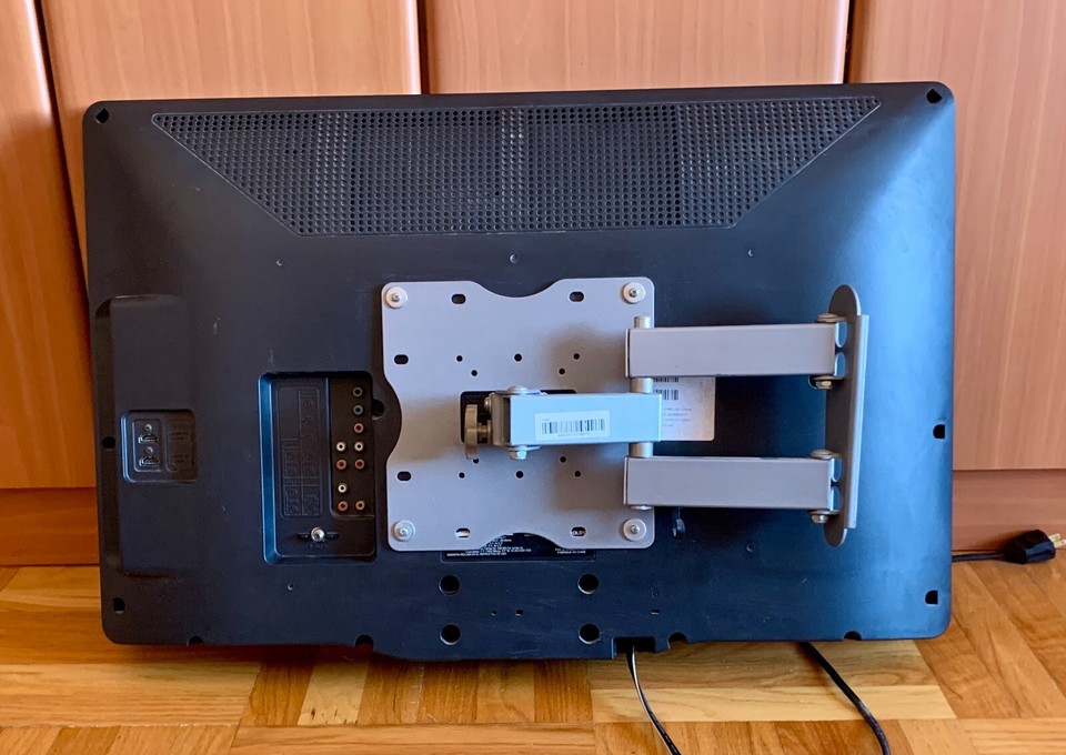 Philips 32PFL3506/F7 32 Inch Flat Screen 720p LCD HDTV With Wall Mount ...