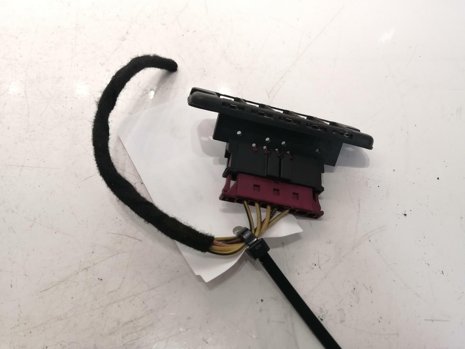 MERCEDES VITO 2008 W639 Drivers Side Load Door Contact 6398200311 ...