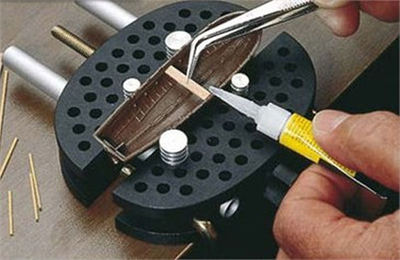 Amati Versatile Modellers Gripper Vice - Holds Irregular Shaped Objects ...