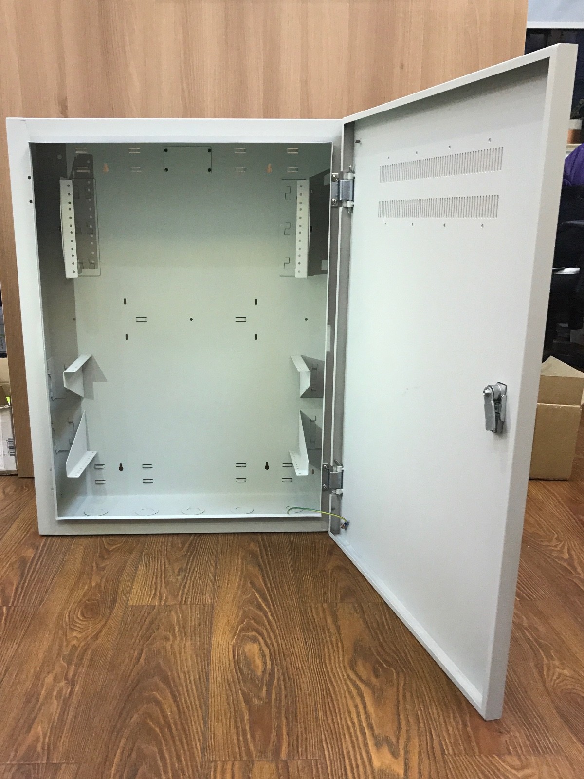 NETWORK CABINET 19'' RACK Hubbell Re-box Style ENCLOSURE CCTV Or ...