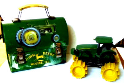 Little Vintage, 5 x 2 1/2 inch John Deere Lunch Box & Tractor | eBay