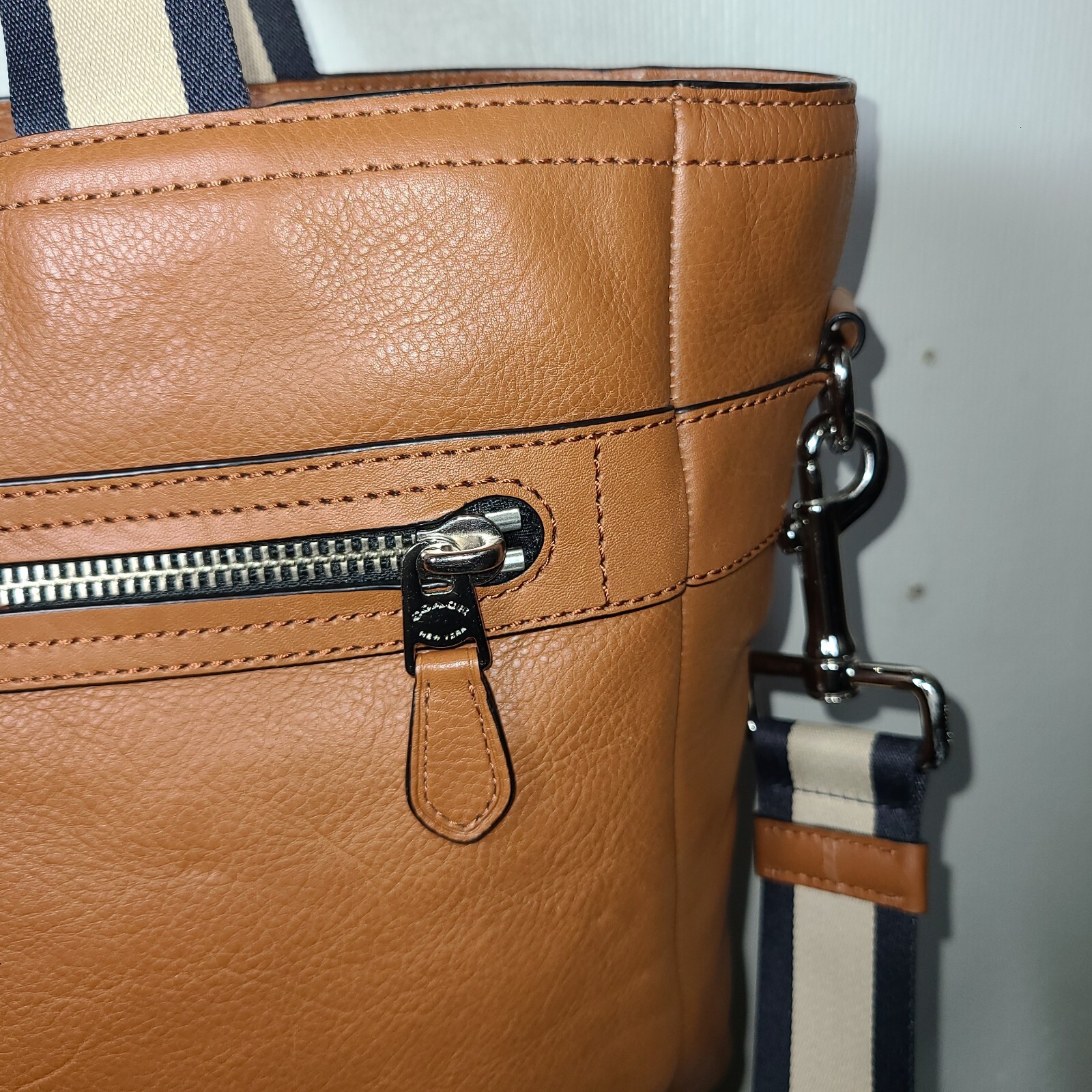 COACH F71792 RARE BRITISH TAN UTILITY CONVERTIBLE TOT… - Gem