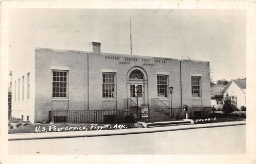 J46/ Piggott Arkansas RPPC Postcard c1950s U.S. Post Office Building ...