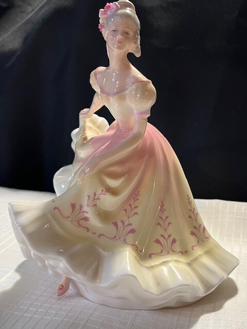 VINTAGE 1970 ROYAL DOULTON "NINETTE"HN 2379 YELLOW/PINK DRESS FIGURINE ...