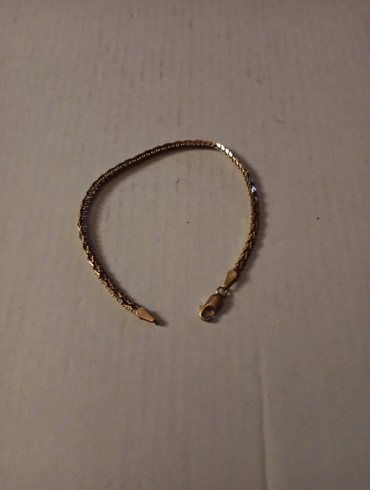 10k Gold 7" V Link Bracelet Heavy with 14k Lobster Claw Clasp 5.2 Grams ...