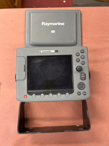 Raymarine E80 GPS Chartplotter Radar Display w/ Cover and mount | eBay