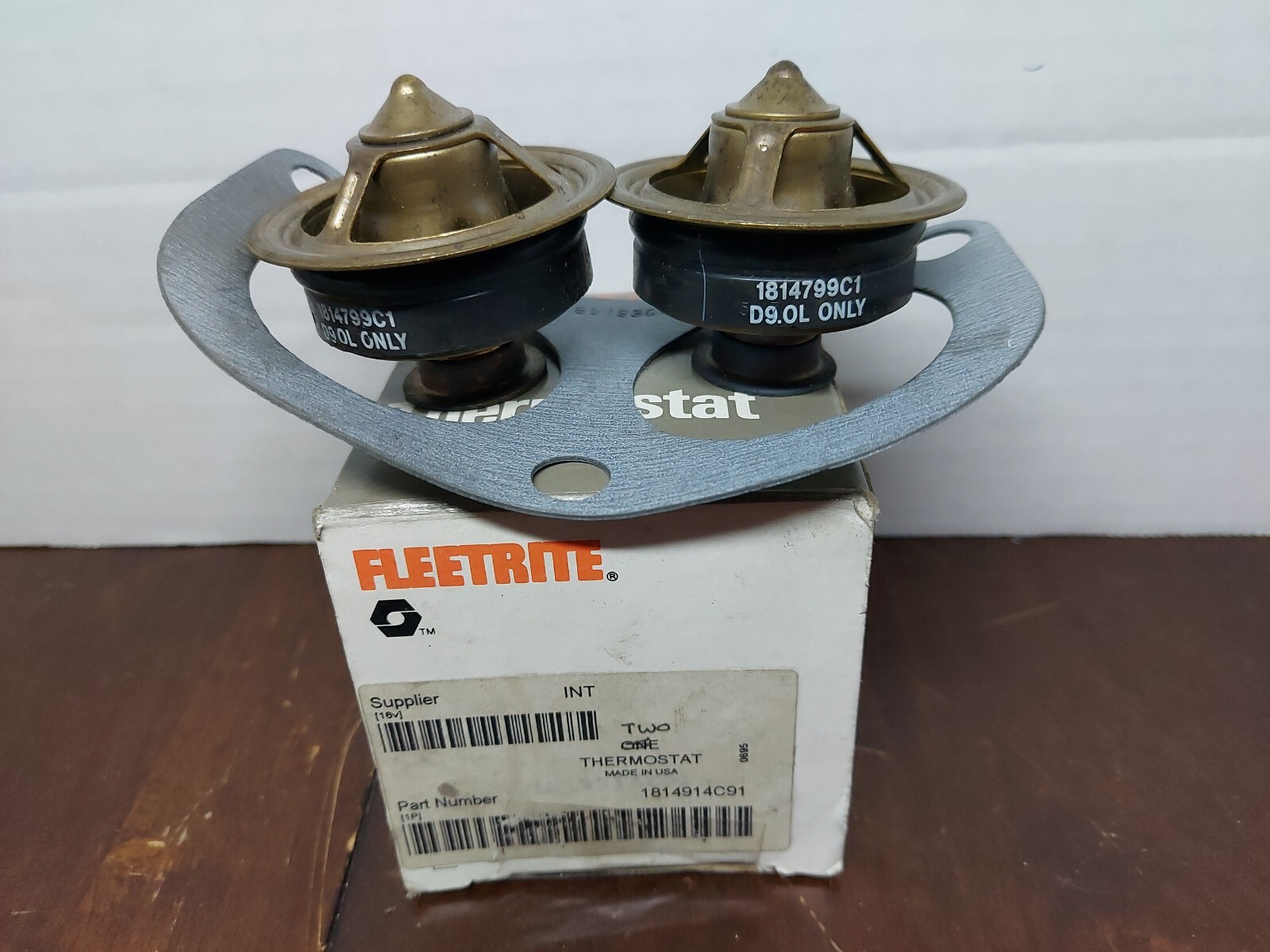 V96 LOT OF 2 FLEETRITE THERMOSTAT THERMOSTATS 1801191C91 NIB FREE ...