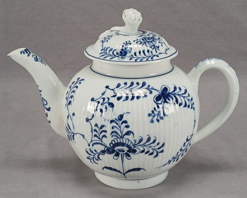 18th Century Lowestoft Immortelle Pattern Porcelain Teapot Circa 1775 ...