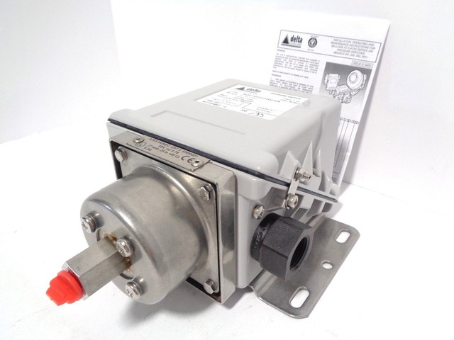 Delta Controls 201 Pressure Switch. Range 0.2 to 1 bar. pmax 1.4 bar ...