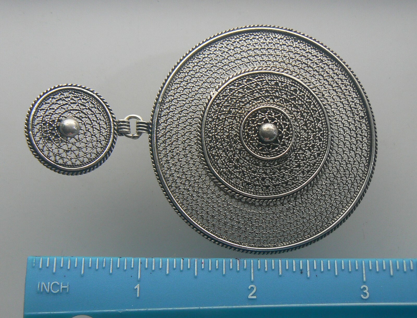 Sterling Silver Filigree Design Round Pendant Charm - Gem