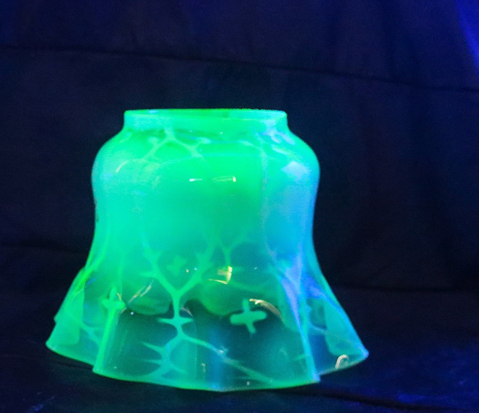 H 242 Quality Antique Victorian Miniature Figural Petit Parrot Oil Lamp ...