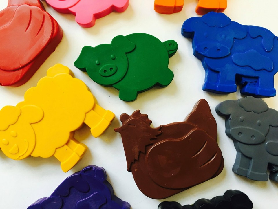 25 Farm Barnyard Animal Crayon Party Favor 1st Birthday Old Mcdonald ...