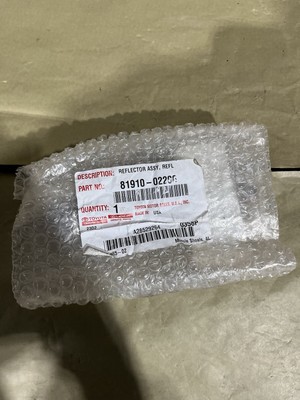 2020 Toyota Corolla Sedan Rear Reflector Passenger Side 81910-02200 OEM ...