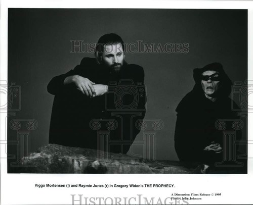 1995 Press Photo Viggo Mortensen and Raymie Jones in "The Prophecy ...