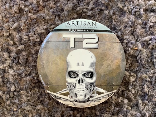 VINTAGE 1991 TERMINATOR 2 MOVIE PROMO BUTTON ARNOLD JAMES CAMERON T2 ...