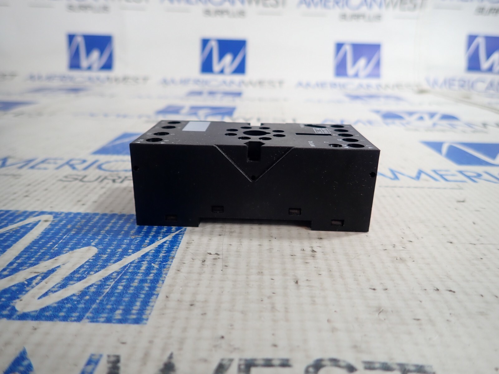 SCHNEIDER ELECTRIC RUZC2M RELAY SOCKET 10A 250V LOT OF 3 | eBay