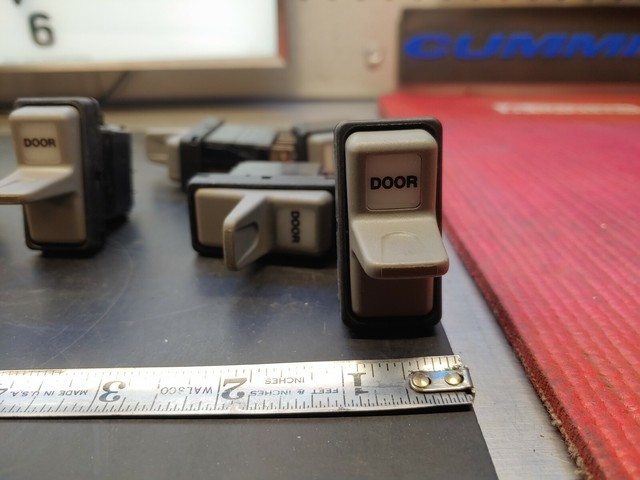 Thomas Bus / Carling Technologies Door Switch Paddle Backlit 52006570 ...