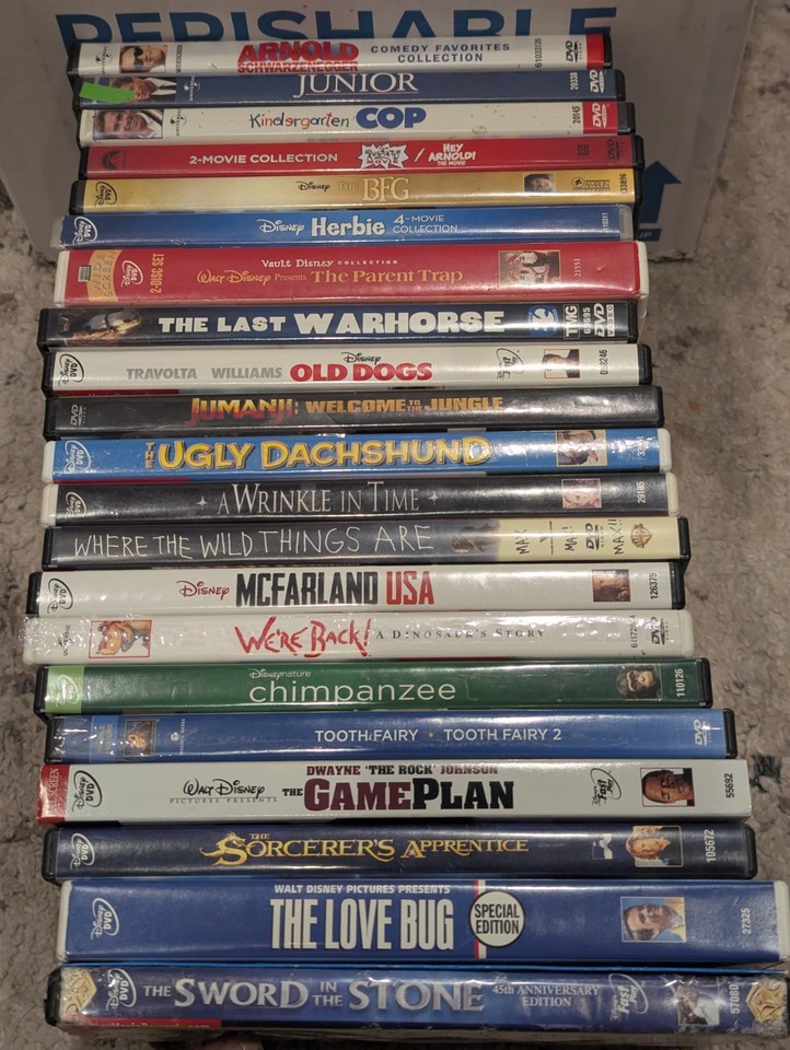 Lot of 38 Disney, Universal Kid DVDs Movies: The Incredibles, Lion King ...
