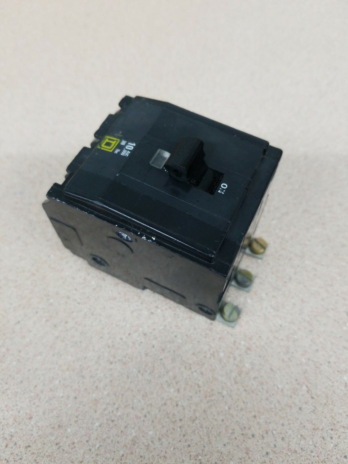Square D QOB320 Bolt On Circuit Breaker 20 Amp 3 Pole 240 VAC 10kA Type ...