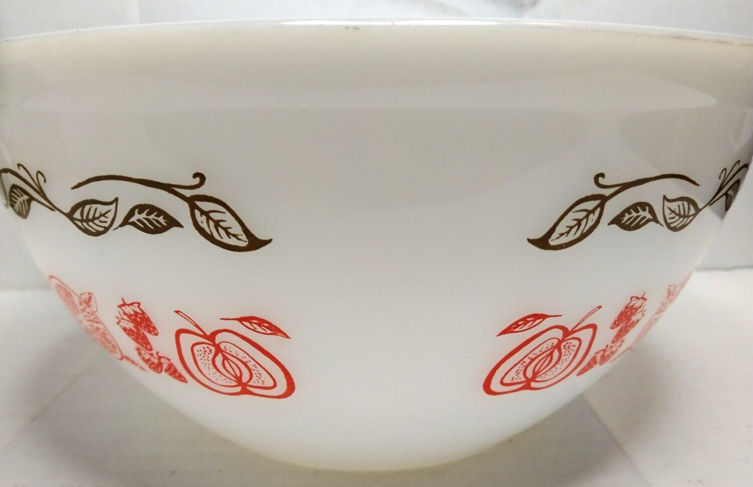 Agee / Crown Opal Pyrex 'Fruit Salad' 8" Large Mixing Bowl - Made in ...