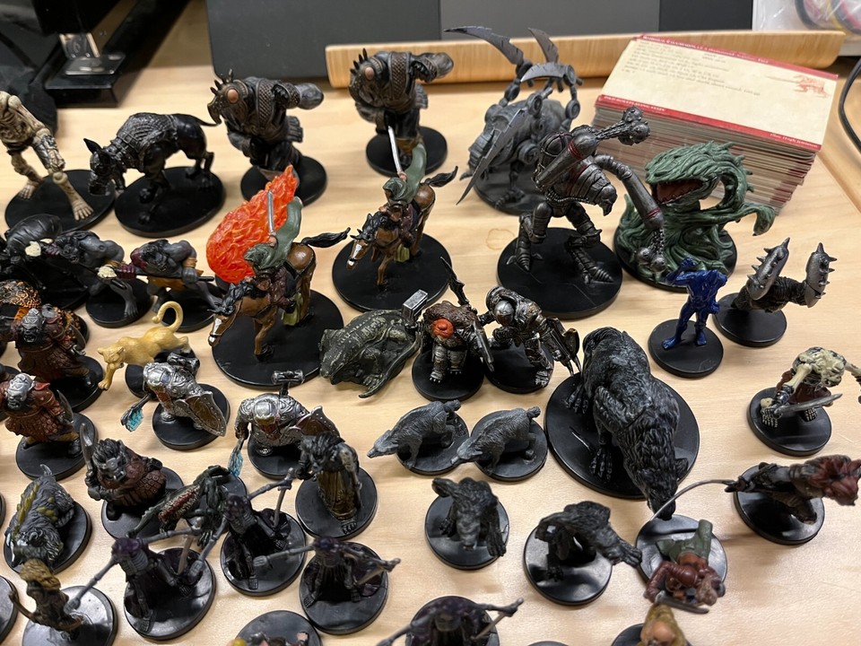 Large Lot of 130 Dungeons & Dragons Miniatures ca 2003-2009 | eBay