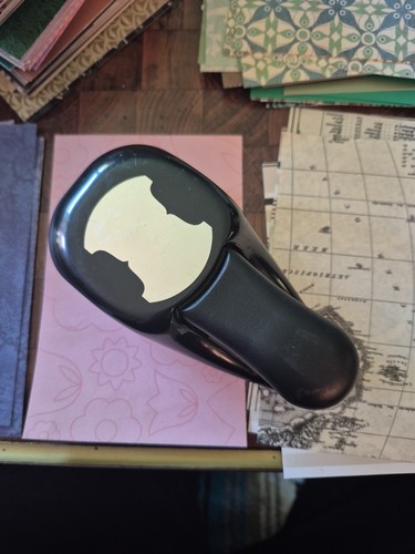 Stampin' Up Round Tab Whale Tail Style Paper Punch Rare 108340 | eBay