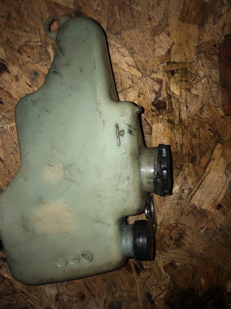 2-Stroke Autolube Oil Tank, Sender& Cap ~ Yamaha Mariner 30HP Twin ...