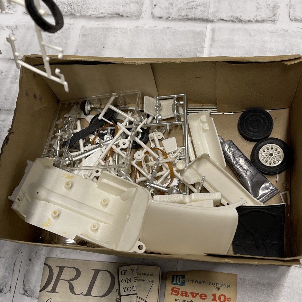 AMT 57 FORD 3 IN 1 T-157-200 PLASTIC MODEL KIT VINTAGE VTG RARE WITH ...