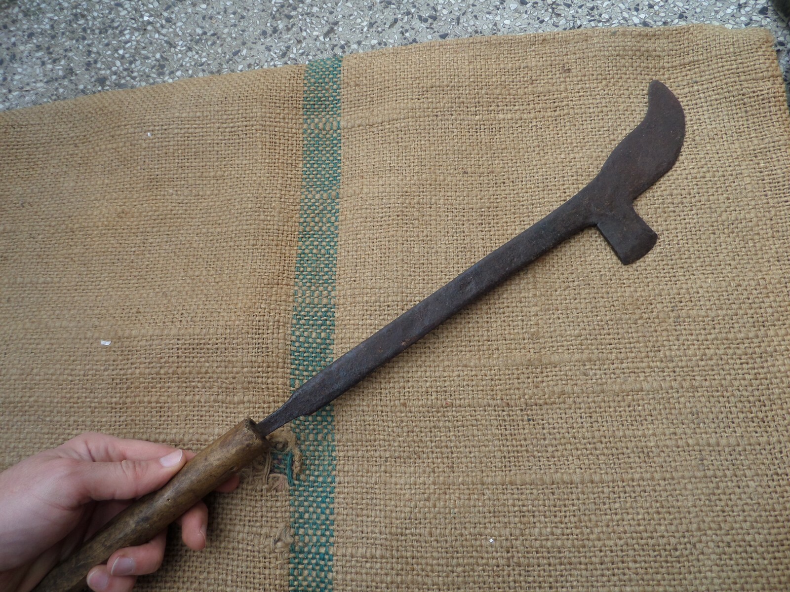 ANTIQUE WROUGHT IRON HATCHET BILLHOOK WEAPON AXE TOOL | eBay