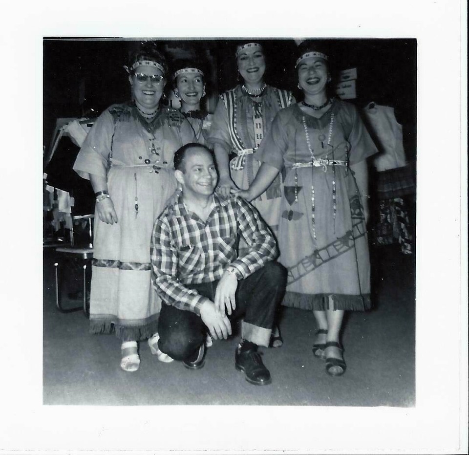 PHOTO B&W 1940s WOMEN MAN NATIVE AMERICAN INDIAN COSTUME HALLOWEEN ...