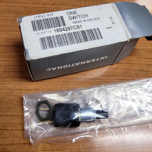 ONE GENUINE INTERNATIONAL TRANSMISSION REVERSE SWITCH BACKUP LIGHT ...