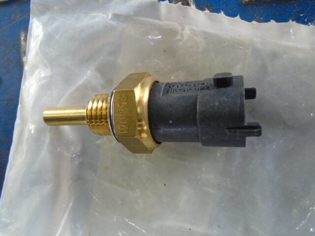 OEM Volvo D13 Oil Temp Sensor 21531072 for sale online | eBay