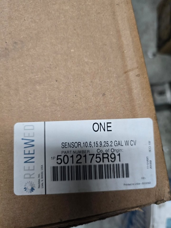 2523591C91 NEW INTERNATIONAL DEF TANK QLS SENSOR 25.2/15.9/10.6 GAL ...