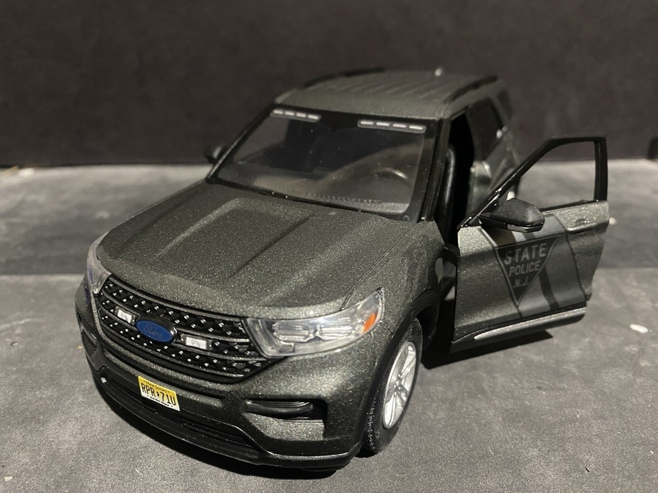 NJSP 1:24 Scale 2022 Ford Explorer Gray Ghost Custom Police SUV | eBay