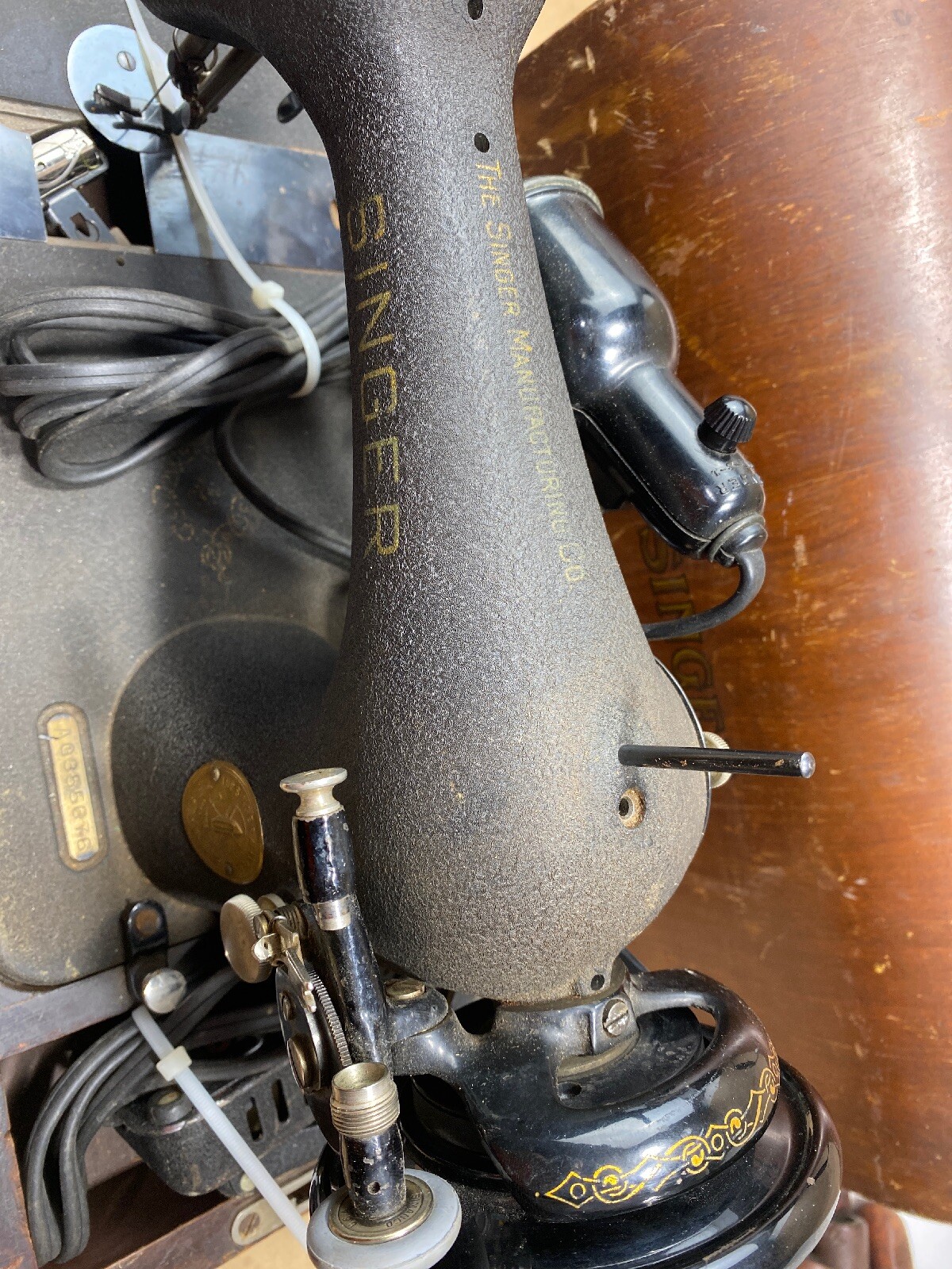 1942 Antique Singer Model 128 Sewing Machine Godzilla Wrinkle Ornate ...