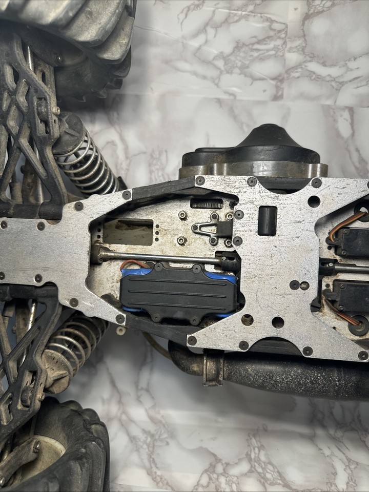 Team Losi LST Vintage Nitro RC Monster Truck 454 Engine 1/8 Has ...