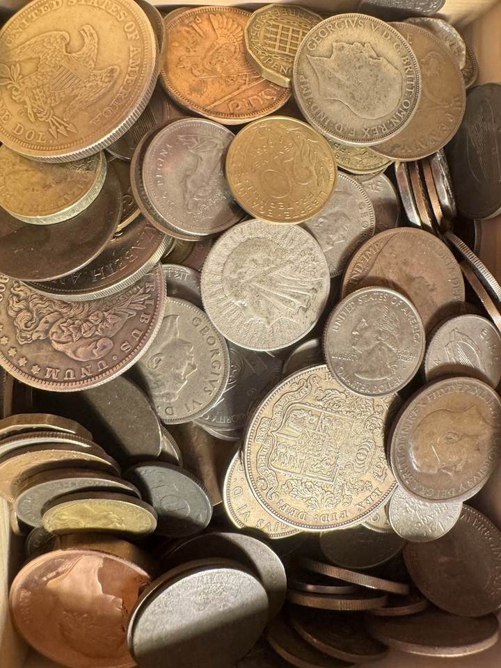 A Very Large Bundle Of Old Coins In A Cute Wooden Box Atleast 2-3kg ...
