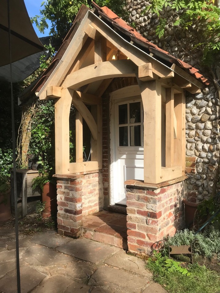 Bespoke Oak Porch THE BRABOURNE – Beautiful curved front posts and main ...