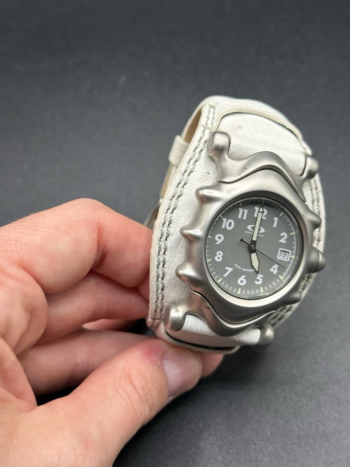 Oakley Saddleback Honed Grey Dial w/White Band Watch 10-177 | eBay