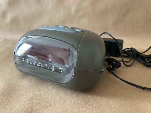 Am/fm Digital Clock Radio Alarm Model CR210 Durabrand in Green Gray for ...