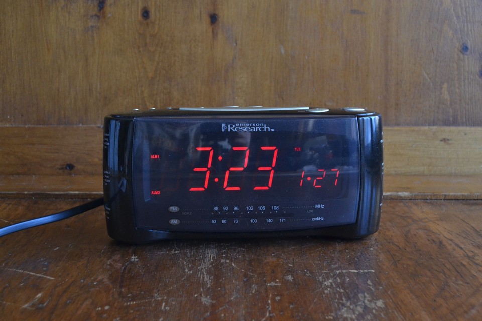 Emerson Research Alarm Clock Smart Set CKS2288B Tested Dual Alarm Radio ...