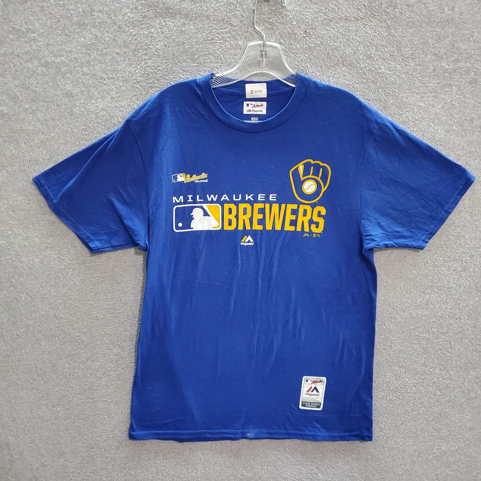 Milwaukee Brewers Men T-Shirt Medium Blue Team Logo Graphic Majestic ...