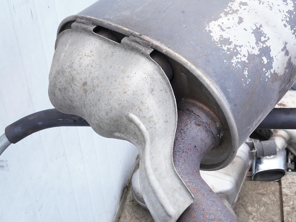 1998 - 2000 Mercedes Slk Class R170 Kompressor Muffler Exhaust Silencer ...