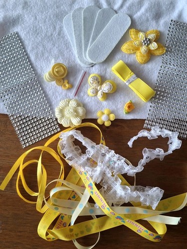 CRAFT CUBE BOXES - VARIOUS NEW ITEMS, FABRIC, FELT, BUTTONS, RIBBON ...