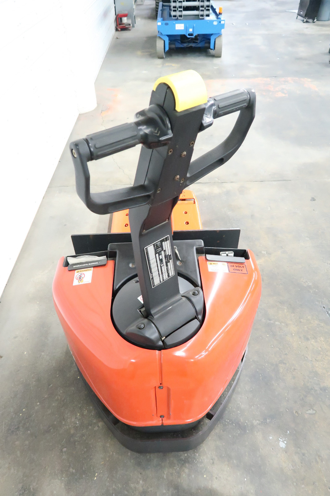 Linde EW60-02, 6,000# Electric Pallet Jack, No Battery, Demo unit ...