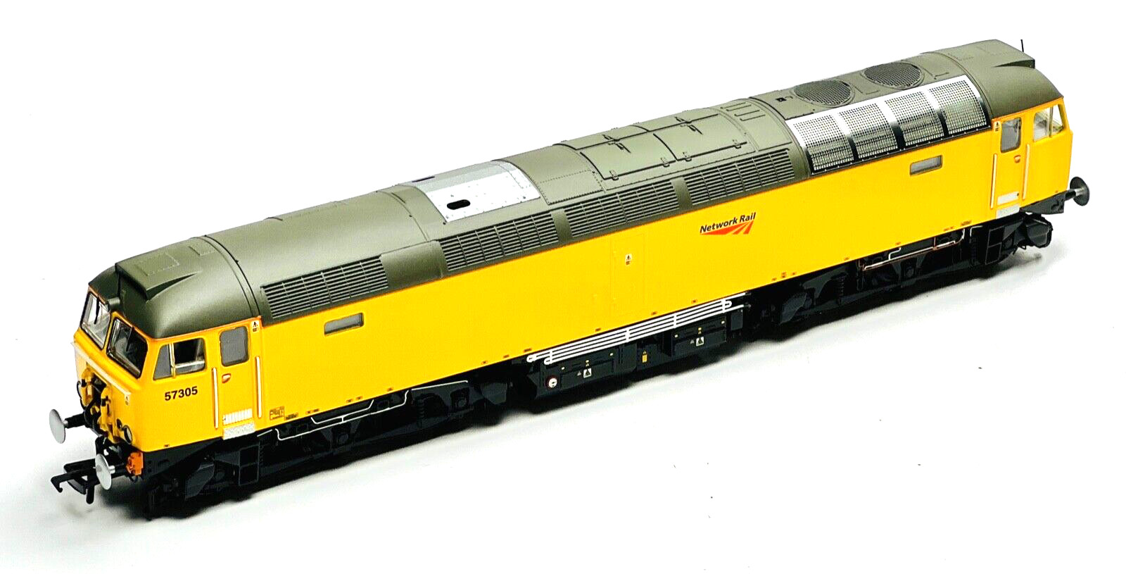 Bachmann 32-762Z Class 57 Diesel Locomotive number 57 305 :: Railway ...