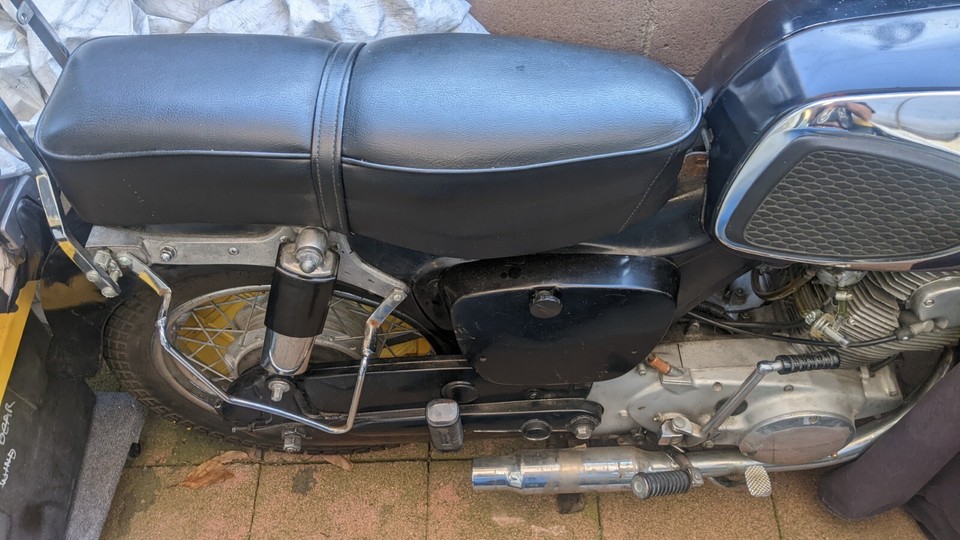 HONDA CA77 CA76 CA95 CA92 C77 CSA76 DREAM 300 305 SEAT Completely ...